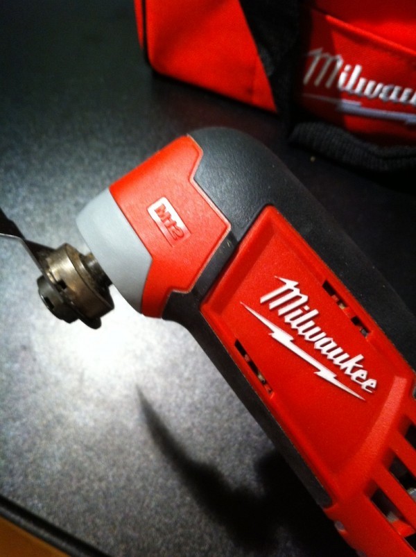 Milwaukee M12 Cordless Multi-Tool Kit 2426-22 - Review - Tools In ...
