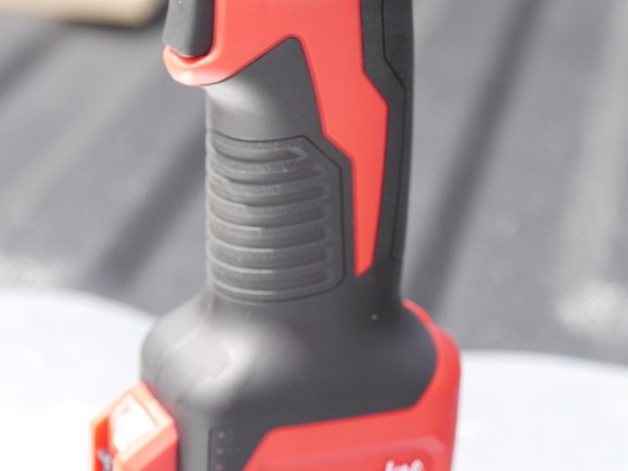 Milwaukee Rivet Tool Review – Tools In Action – Power Tool Reviews