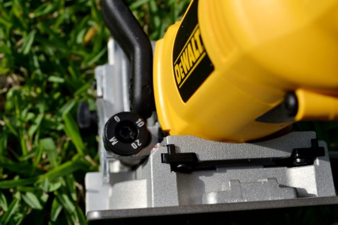 Dewalt Biscuit Joiner Review – Tools In Action – Power Tool Reviews
