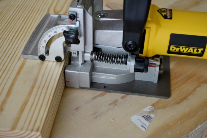 Dewalt Biscuit Joiner Review – Tools In Action – Power Tool Reviews
