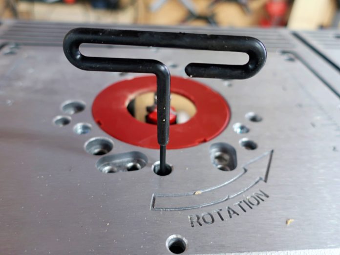 Bosch 1617EVS Router Review – Tools In Action – Power Tool Reviews