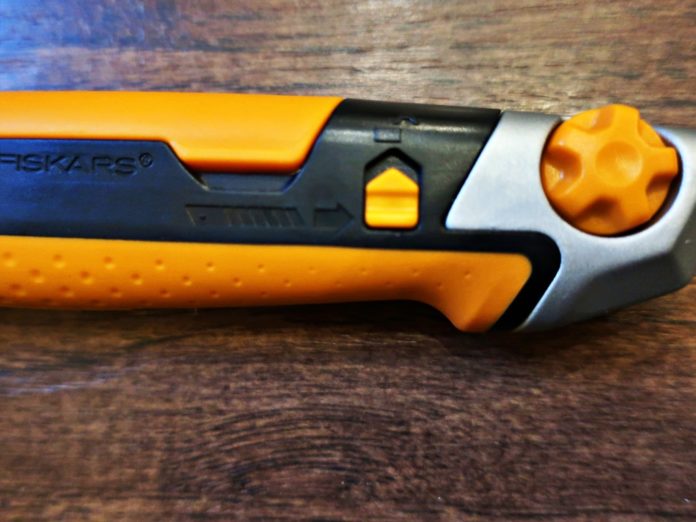 Fiskars Utility Knives Review - Tools In Action - Power Tool Reviews