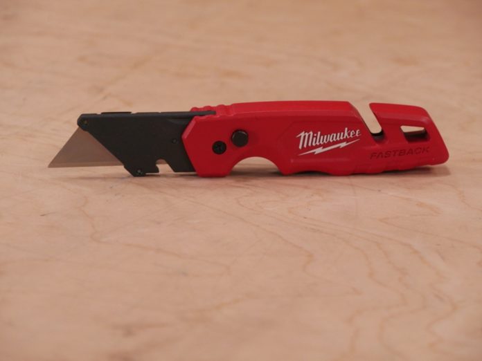 Milwaukee Fastback Knife – Tools In Action – Power Tool Reviews